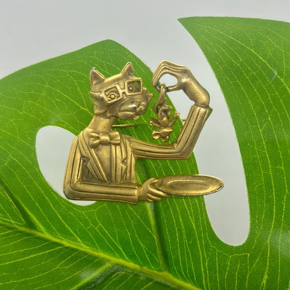 Ajc | Jewelry | Vintage Ajc Brooch Pin Cat Suit Glasses Dinner Plate ...